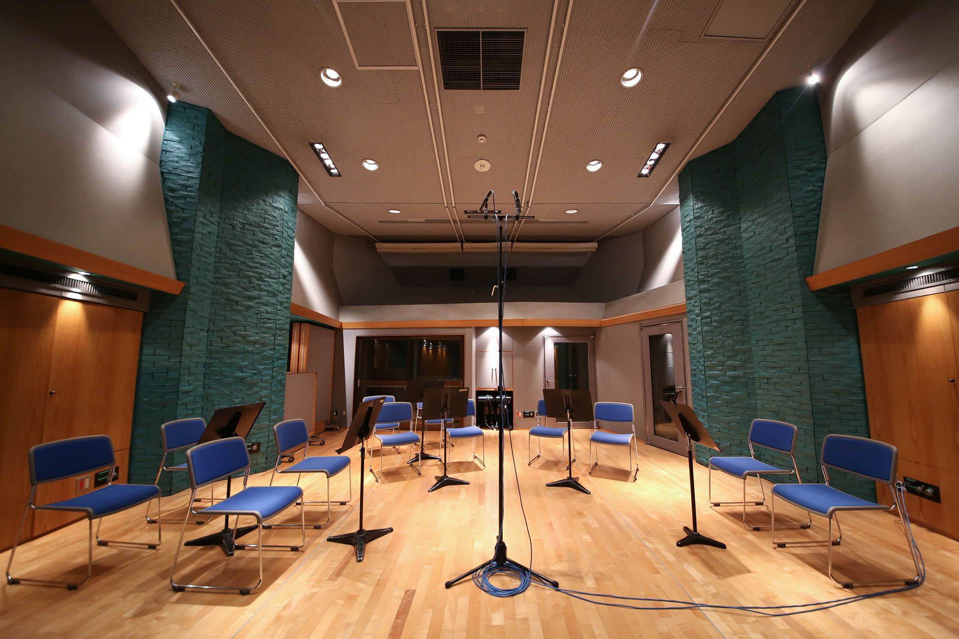 新人レコーディングエンジニアの業務レポート～『アシアシ』の仕事をご紹介 - MIT STUDIO（エムアイティ・スタジオ） - プロユース ...