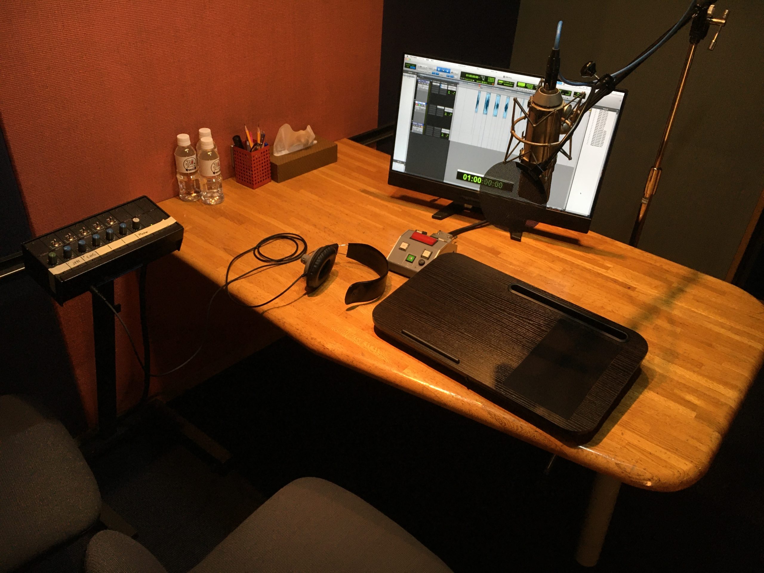 海外作品のローカライズ～波形合わせの収録 - MIT STUDIO（エムアイティ・スタジオ） - プロユースレコーディングスタジオ - 東京・新宿区