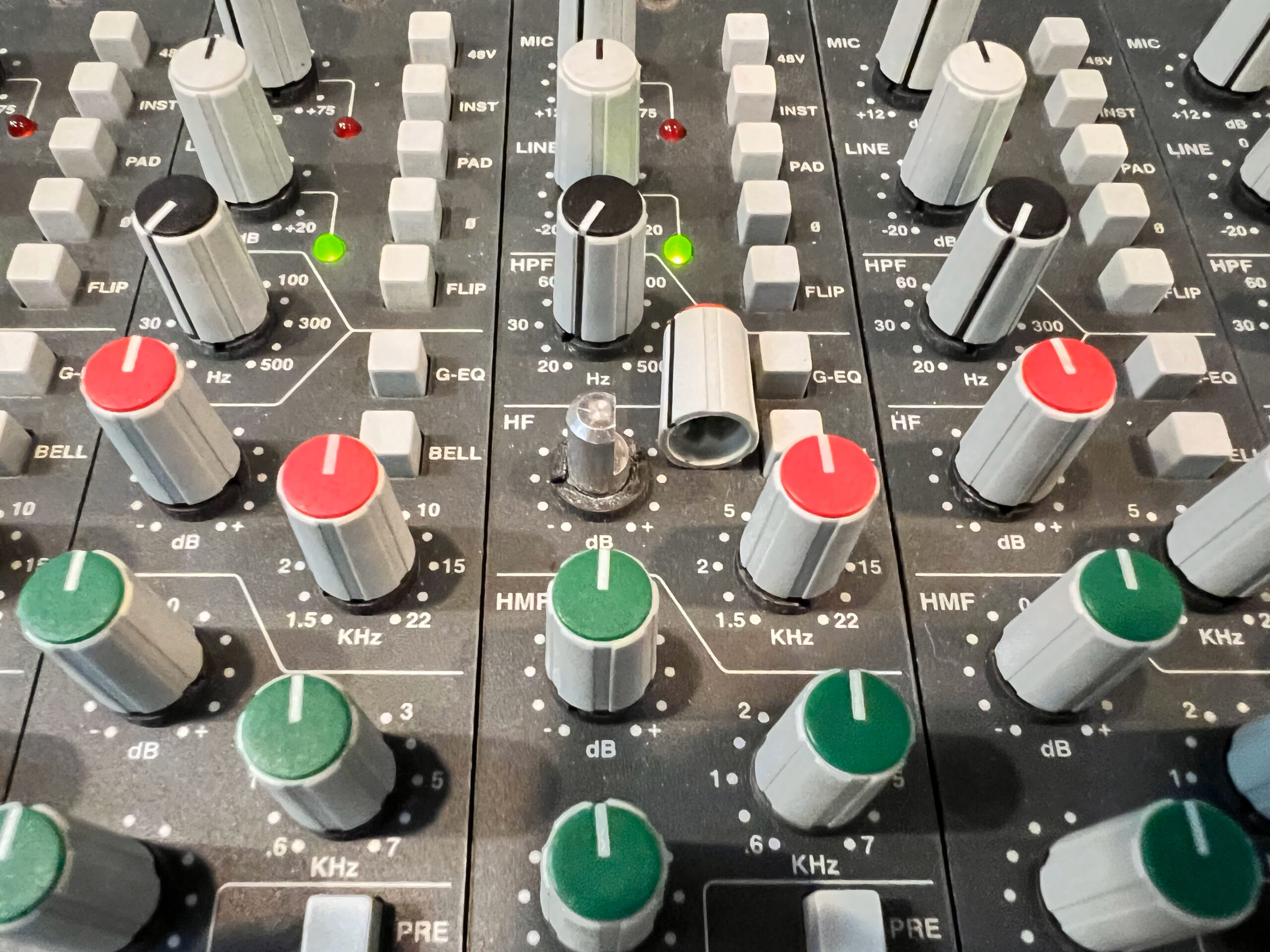 新人MAエンジニアの業務レポート～第3・第5スタジオのメンテナンス作業 - MIT STUDIO（エムアイティ・スタジオ） - プロユース ...